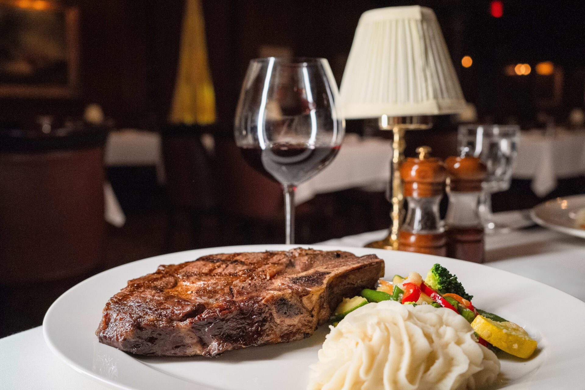 Hy's Steak House - Waikiki